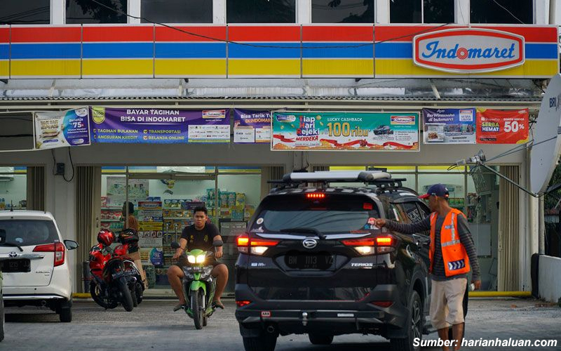 Modal Peluit dan Muncul Tiba-tiba, Ternyata Segini Penghasilan Tukang Parkir Minimarket, Pantas ...